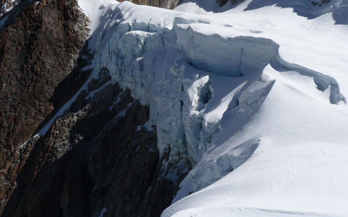 Exploring the Illampu massif
